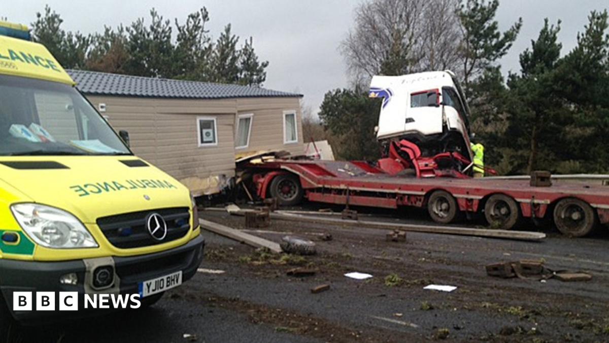 Driver admits causing M62 mobile home crash which killed two - BBC News