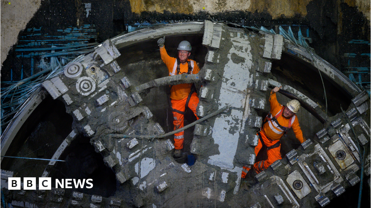 HS2: Tunnel completion takes line closer to Euston, engineers say - BBC ...