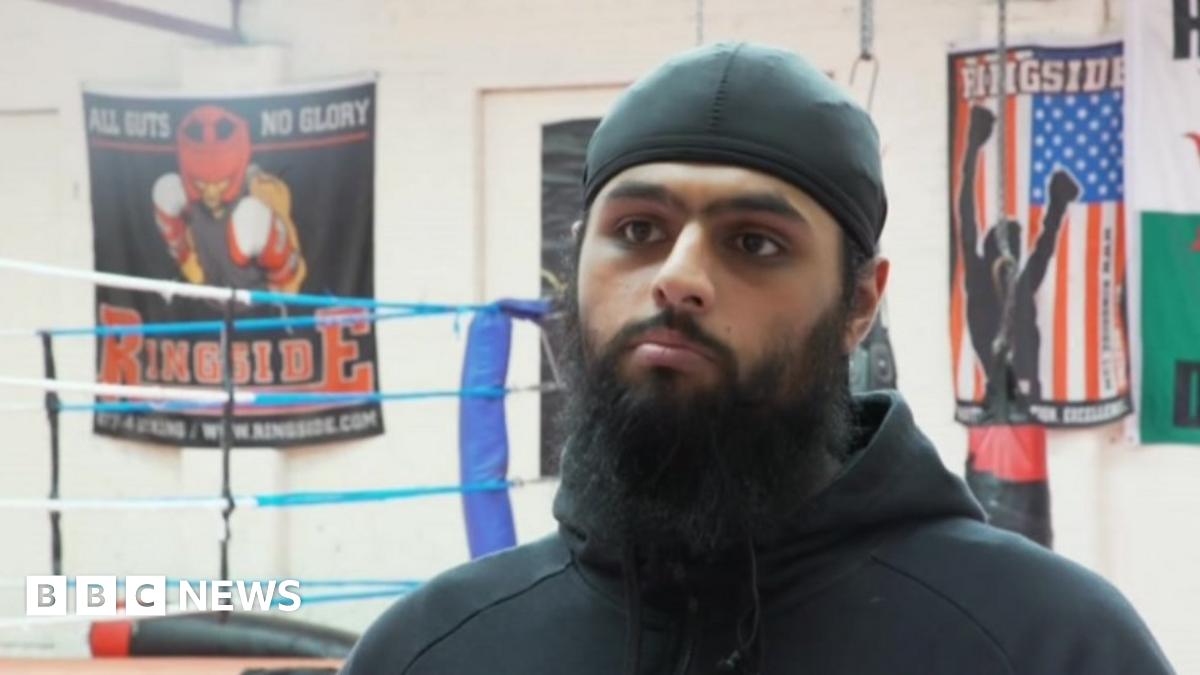 Boxing beard ban is discrimination, says Sikh amateur fighter - BBC News