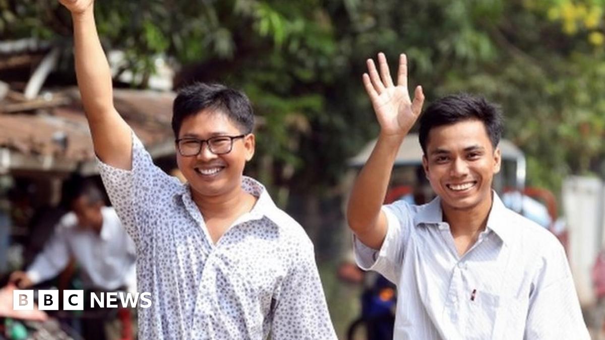 Wa Lone and Kyaw Soe Oo: Reuters journalists freed in Myanmar - BBC News
