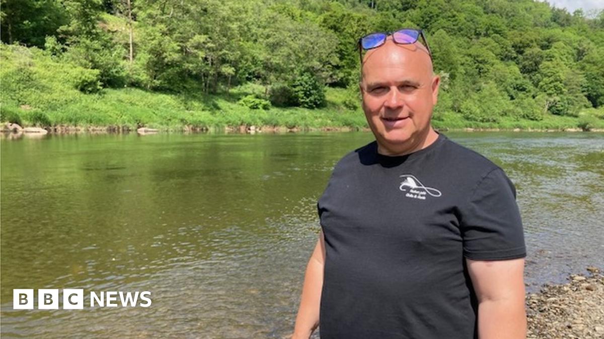 Water pollution: 'We’ve lost it, the River Wye looks so ill' - BBC News