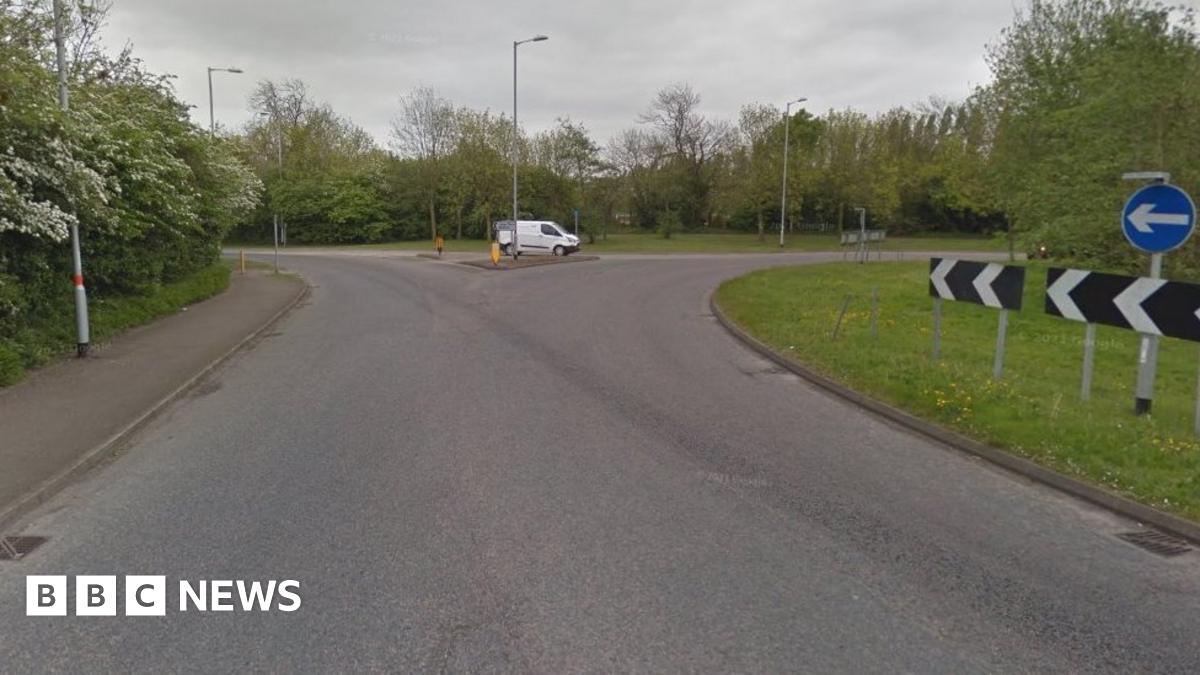 Motorcyclist killed in Daventry roundabout crash - BBC News