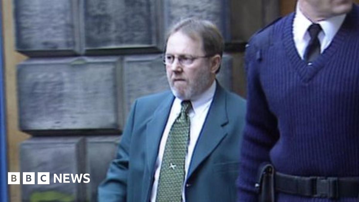 Triple killer Andrew Walker released from jail - BBC News