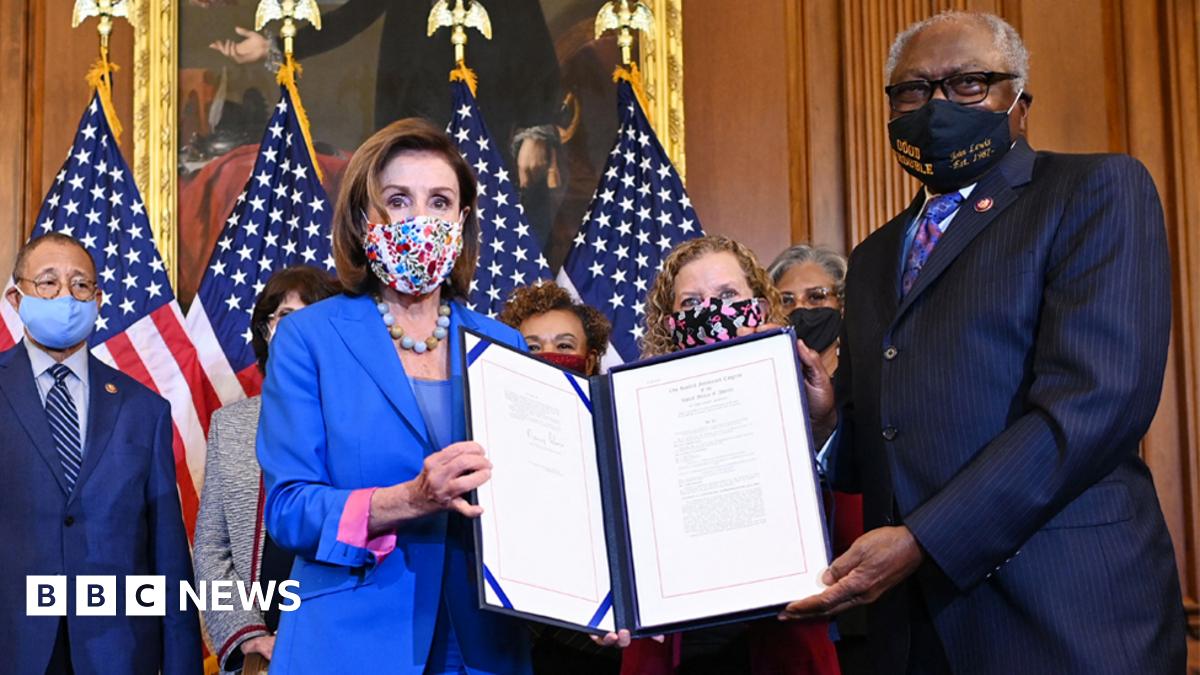 Shutdown: Congress votes to keep US government open - BBC News