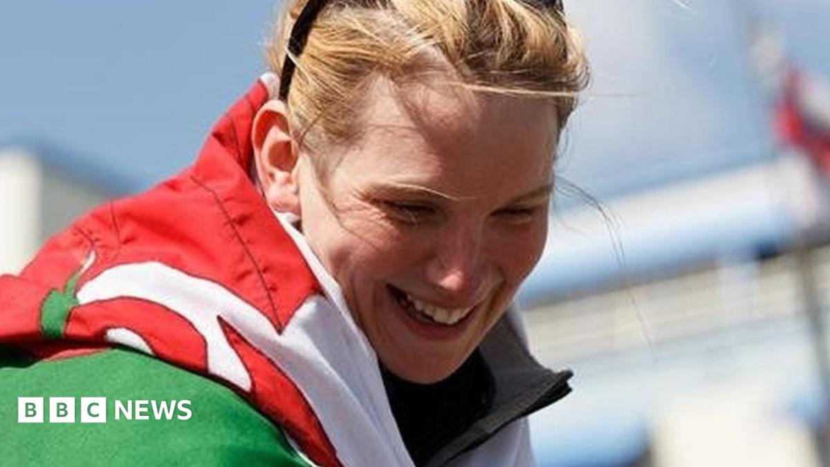 Commonwealth Games: Baton Relay continues in Wales - BBC News