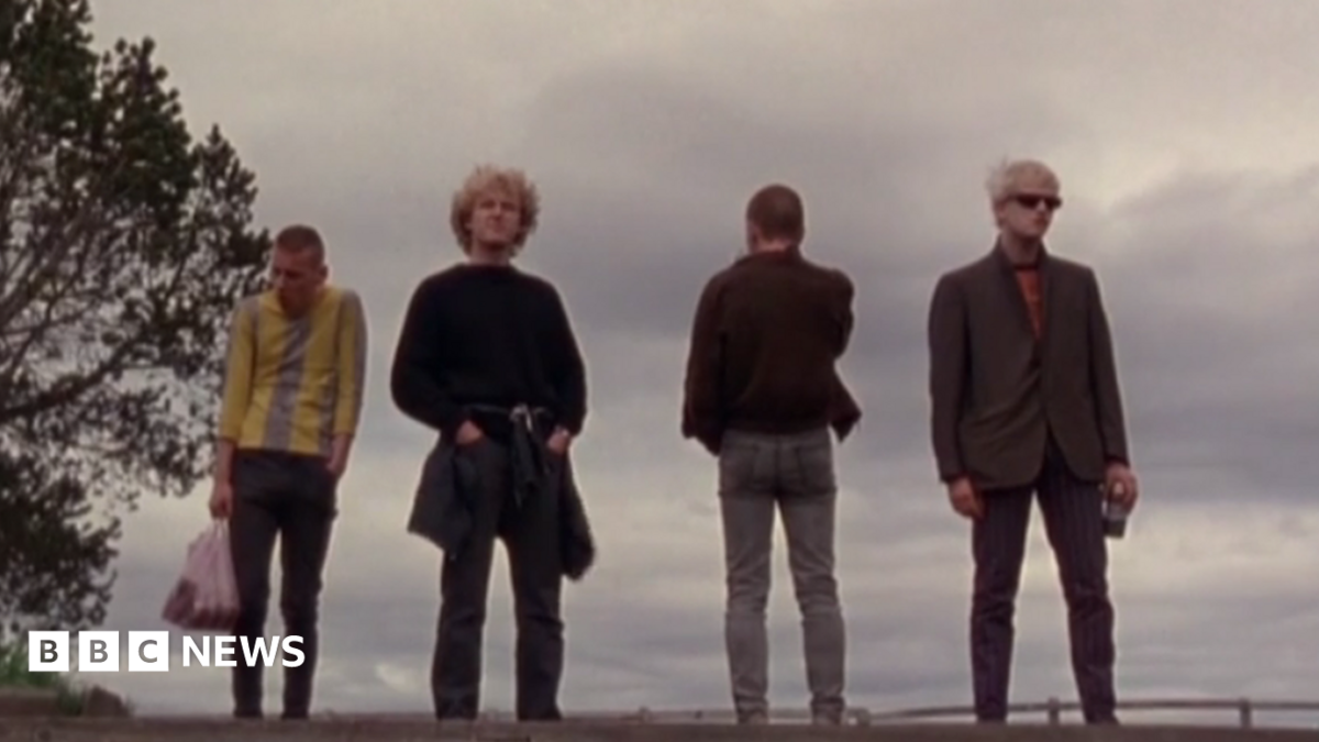 Trainspotting 2 release date set for January 2017 - BBC News