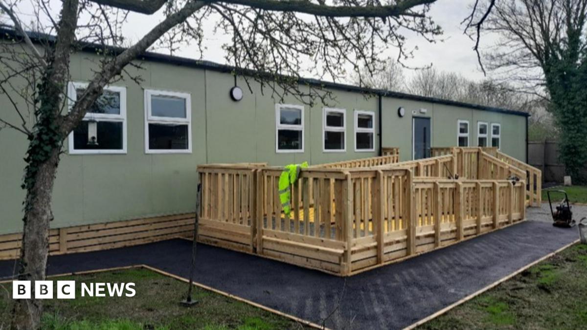 Reading community centre swaps one temporary home for another - BBC News