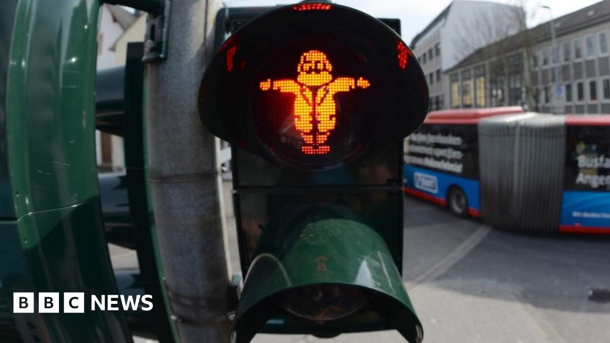 German city installs Karl Marx traffic lights - BBC News
