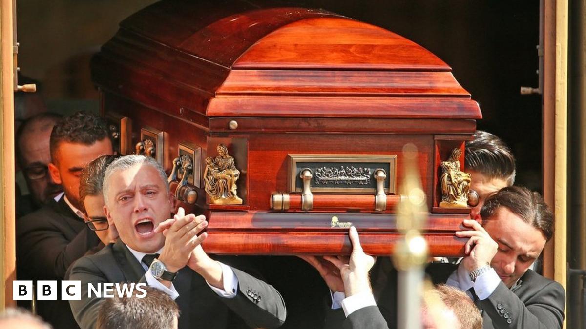 Lawyer's murder hints at secrets of Australia mafia - BBC News