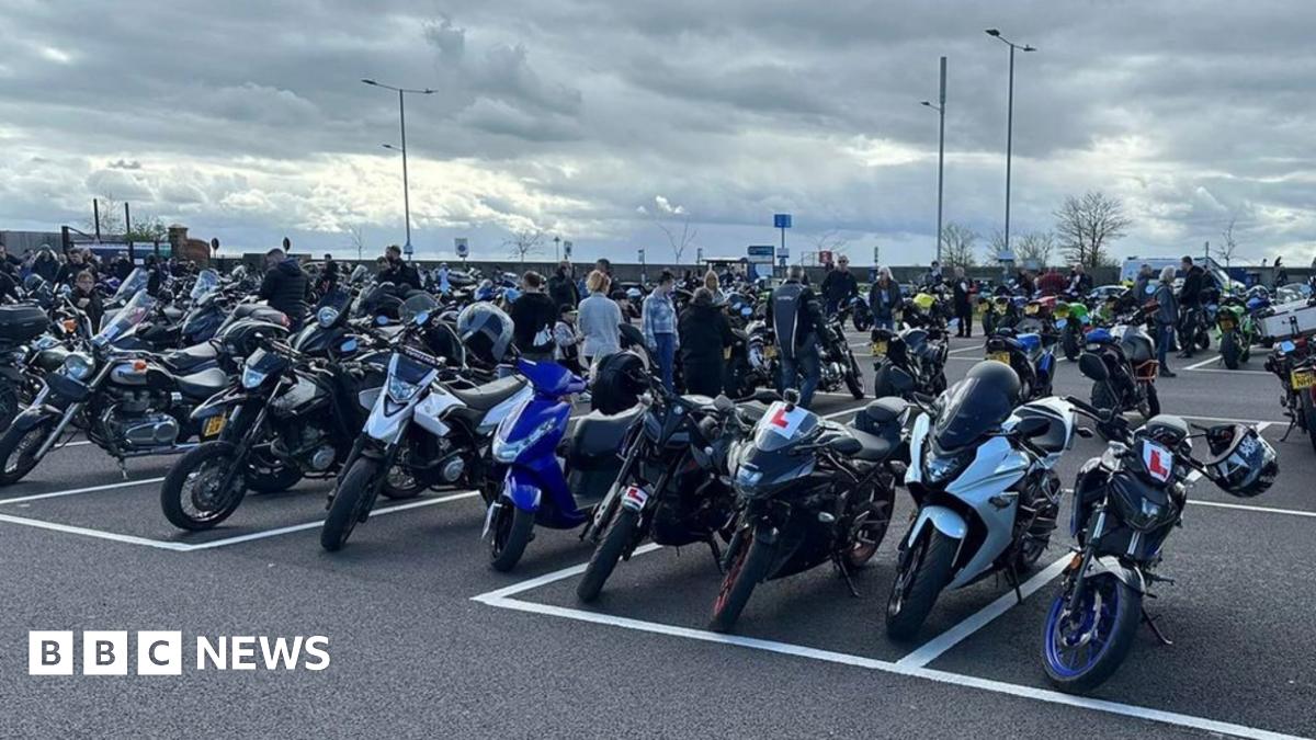 Unofficial Southend Shakedown rally attracts hundreds of bikers - BBC News