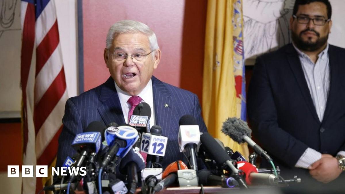 Robert Menendez: US senator vows he will be cleared in bribery case - BBC News