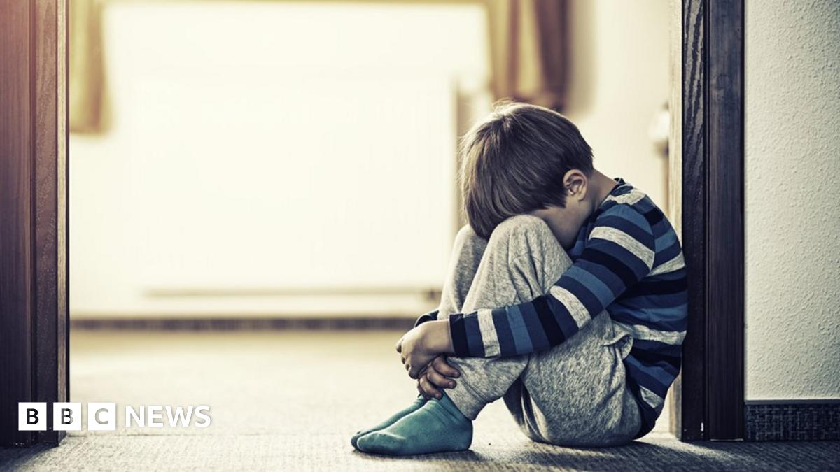 Child abuse survivors lose faith in redress payment scheme - BBC News