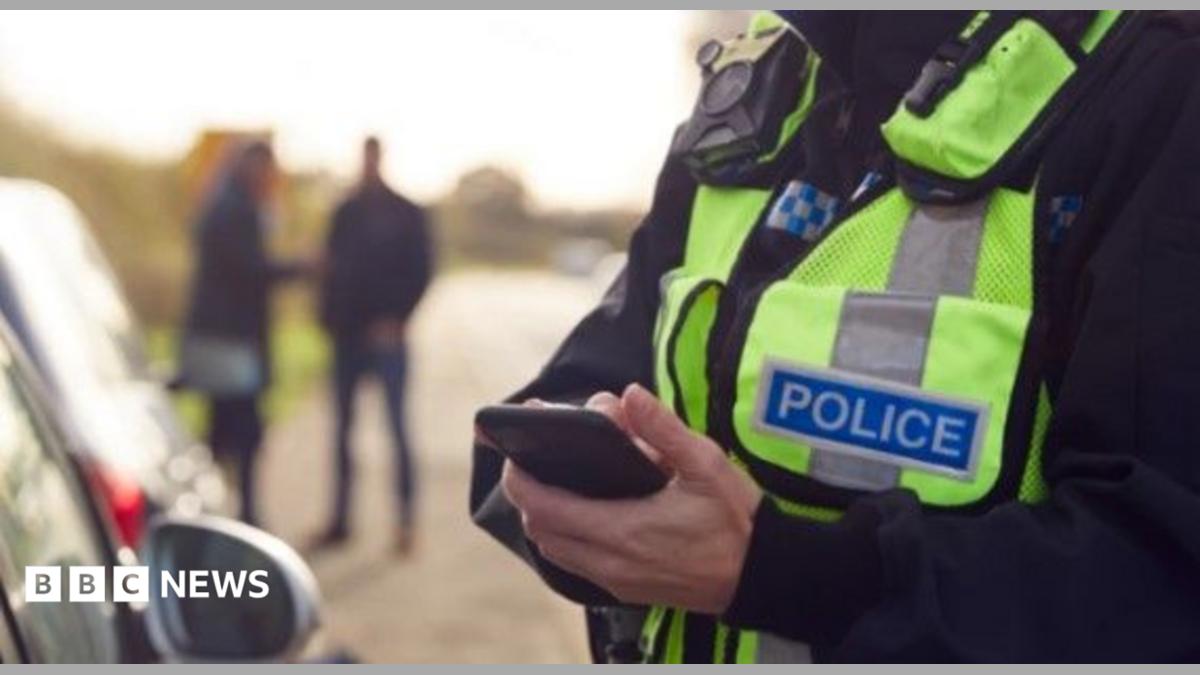 Kent: More than 300 arrests in drink and drug driving op - BBC News