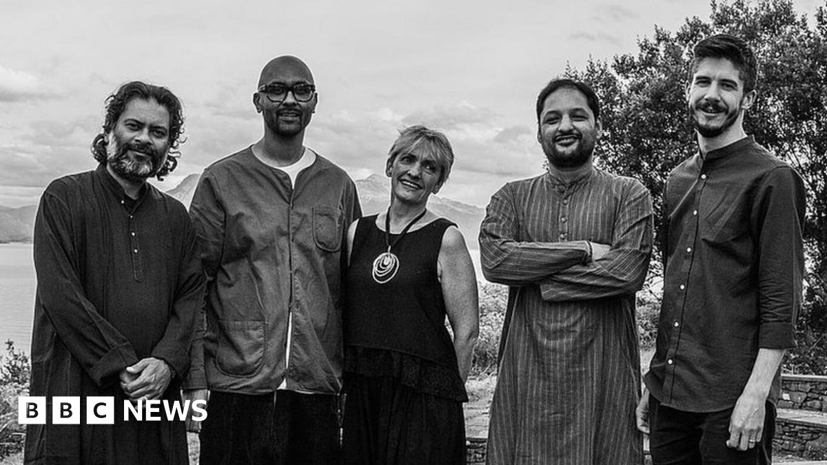 Skye singer and London-born beatboxer form new group - BBC News