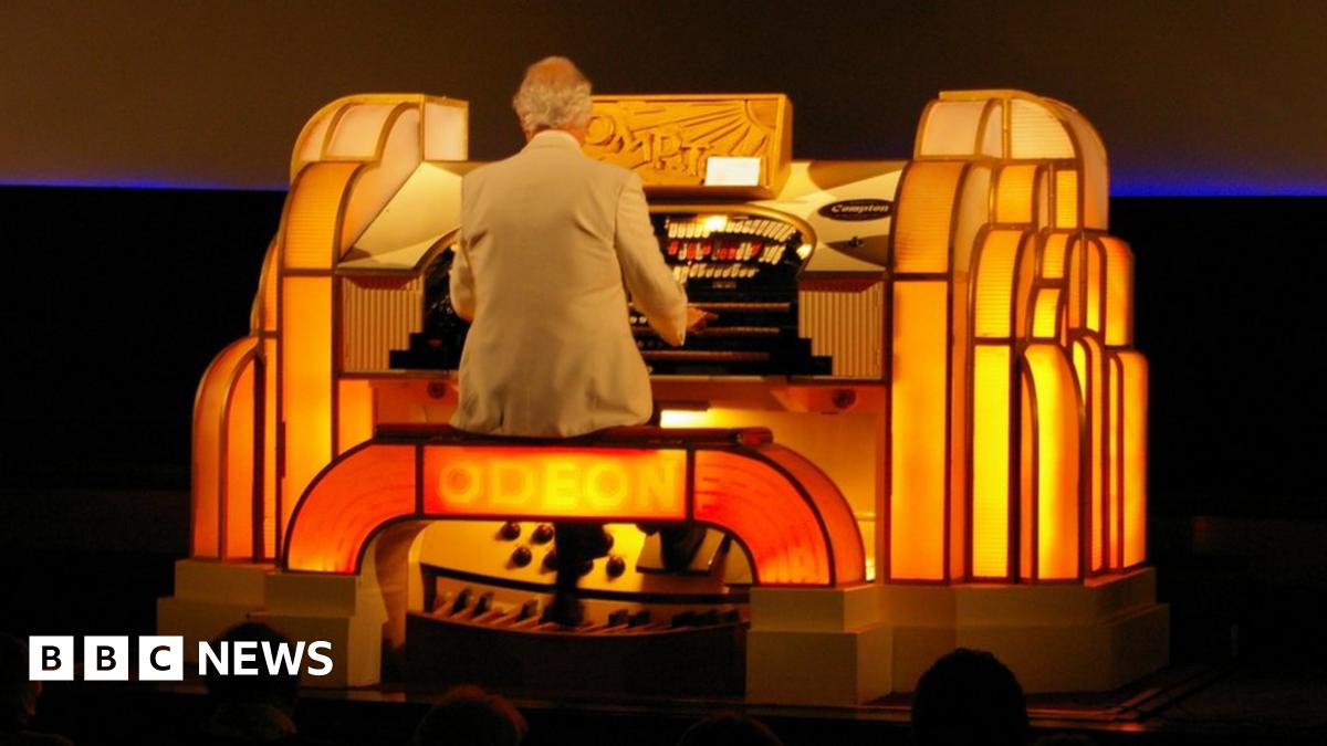 Odeon cinema organ to be heard for first time in three years - BBC News