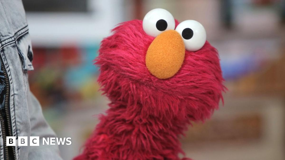 Elmo responds to outpouring of angst on social media - BBC News