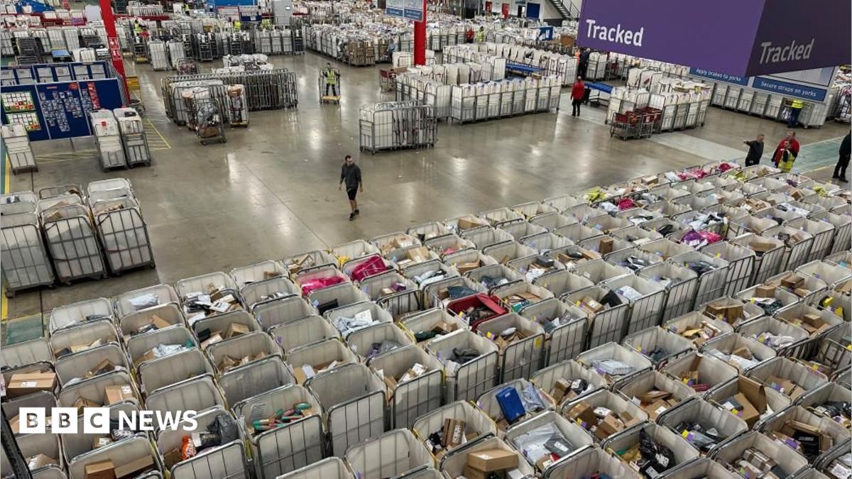 South East: Royal Mail apologises for postal delays - BBC News