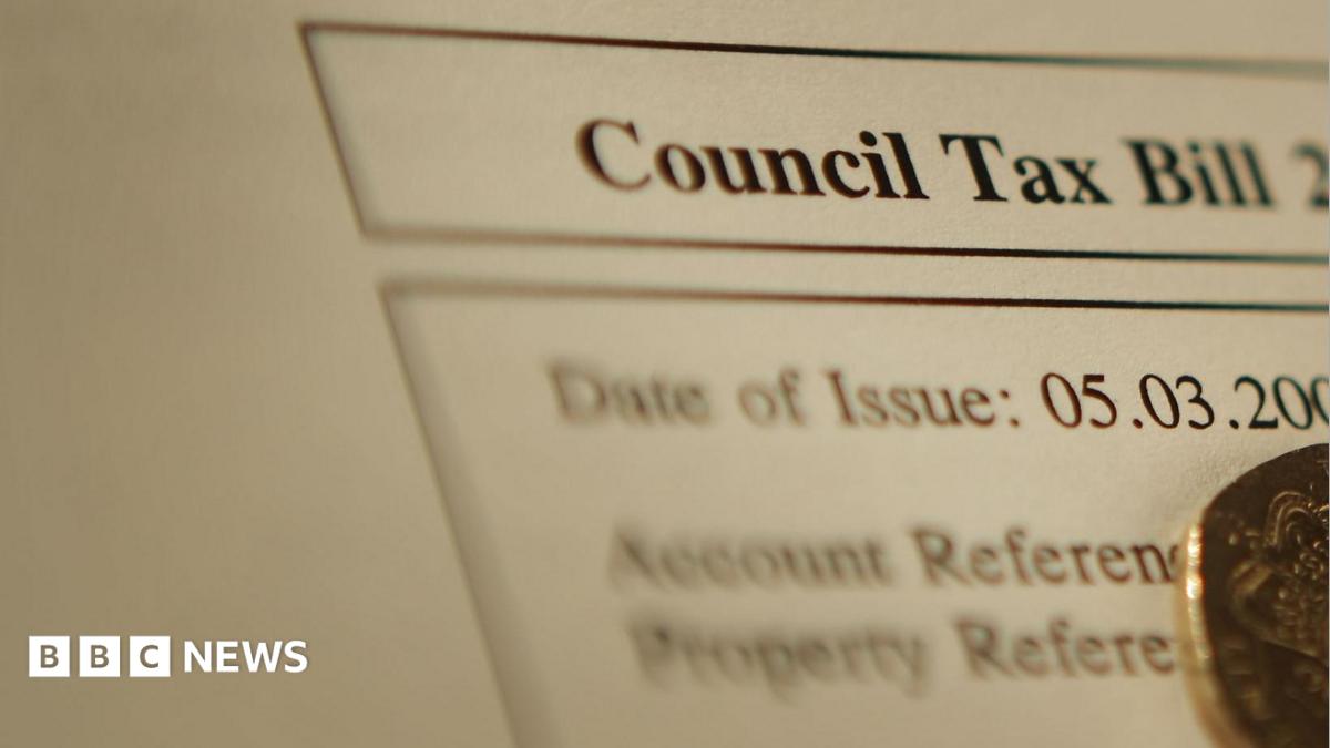 Sheffield City Council working to reduce tax helpline long waits - BBC News