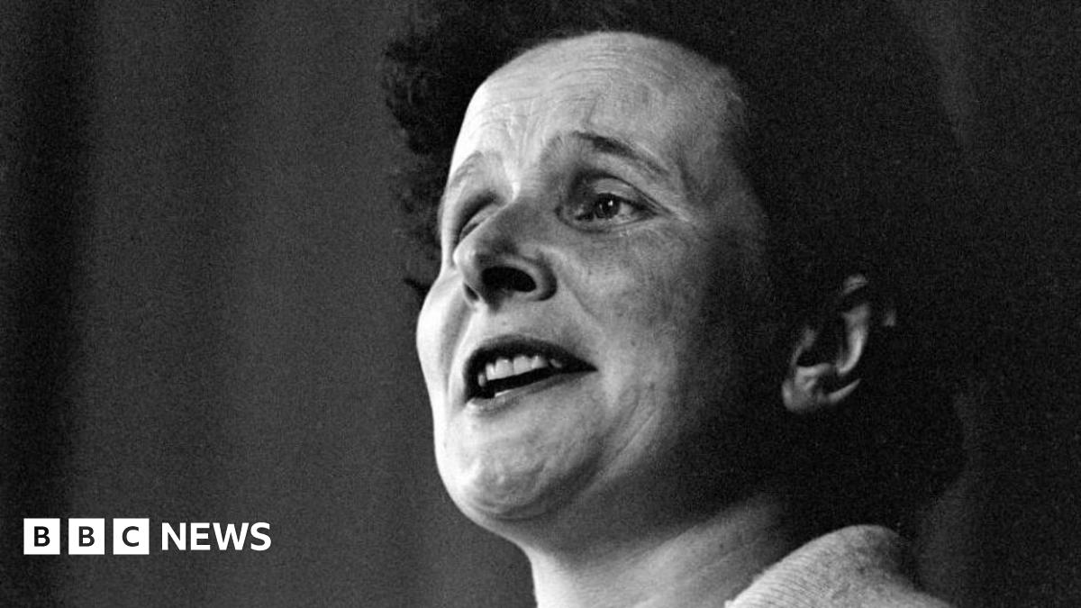 Barra's 'Queen of Gaelic singers' inspires game developers - BBC News