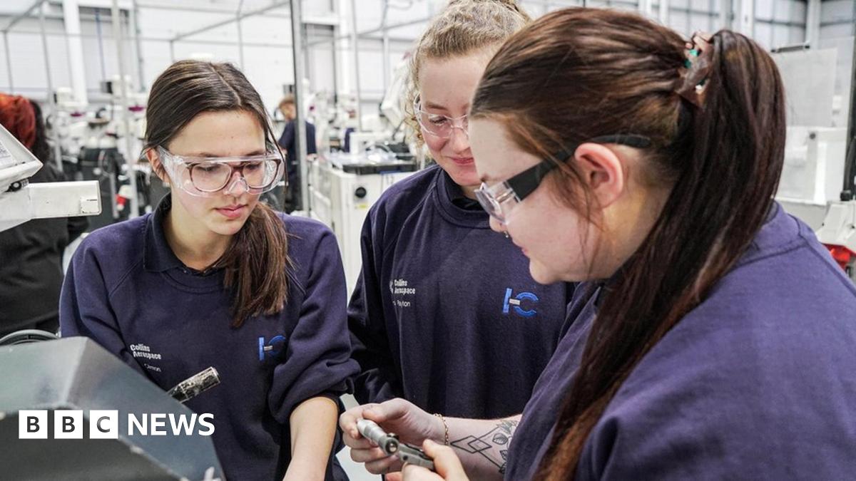 New Telford academy to train 350 engineering apprentices - BBC News