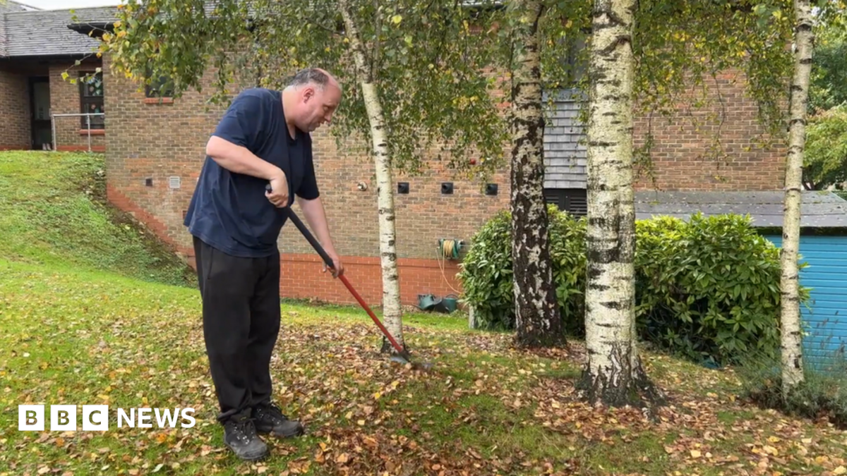 Dorset Council support scheme helps man build confidence - BBC News