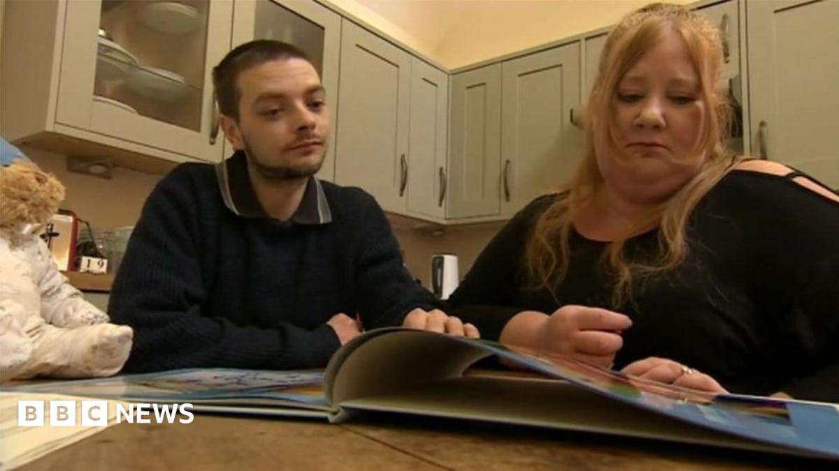 Kent woman blames hospital care for son's stillbirth - BBC News