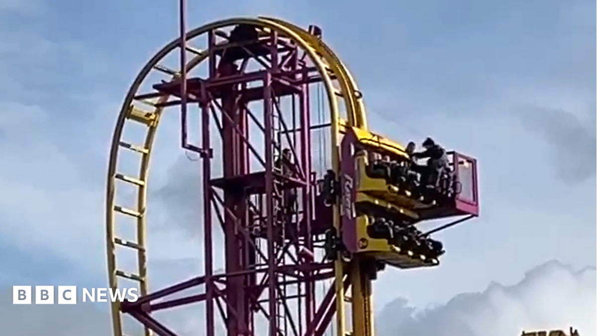 Adventure Island ride malfunctions in Southend-on-Sea, Essex - BBC News