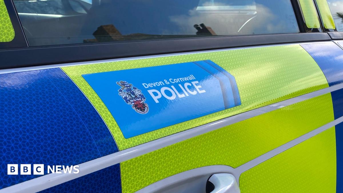 St Ives: Arrest after men force their way into address - BBC News