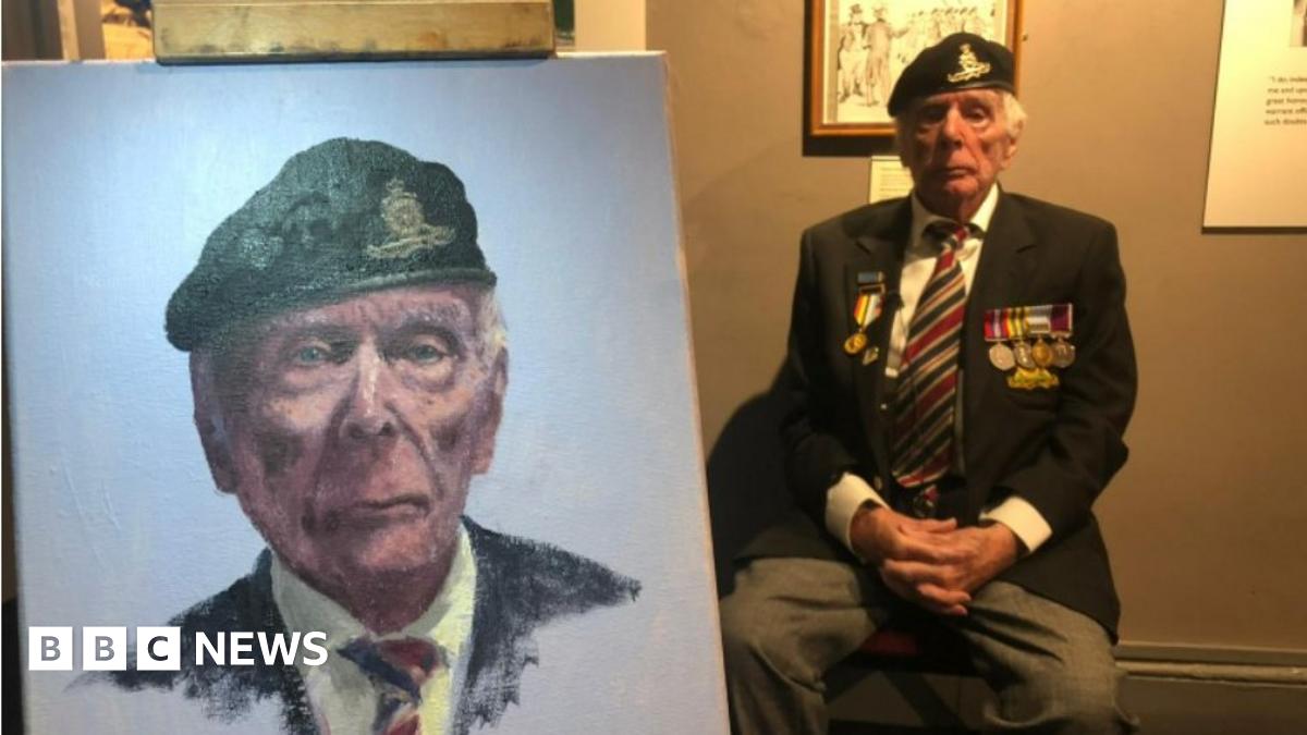 Jack Russell: Former cricketer paints Korean War vets - BBC News