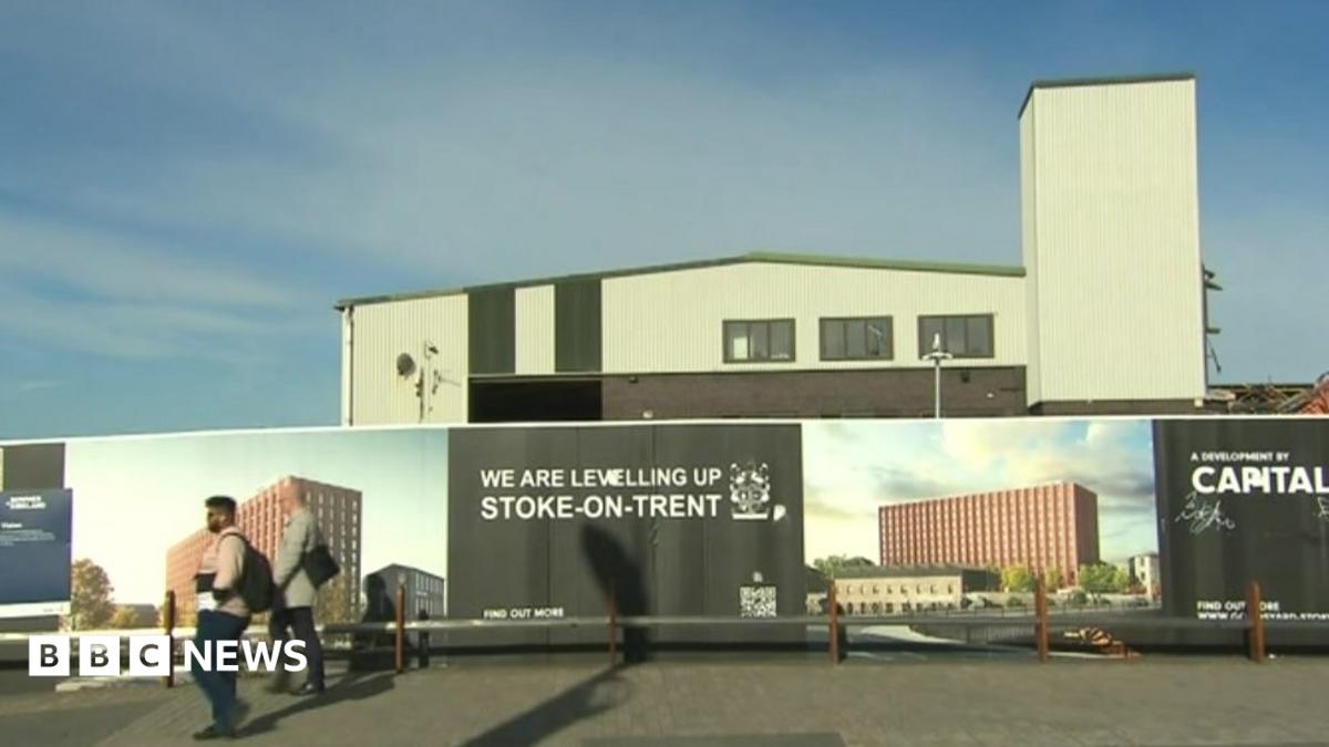 Former Stoke-on-Trent signal box to become pop-up cinema - BBC News