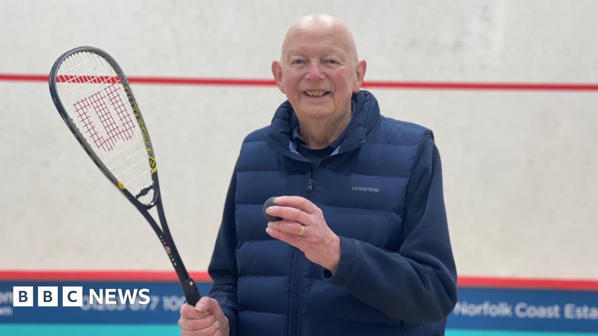 Norfolk squash club volunteer wins unsung hero award - BBC News