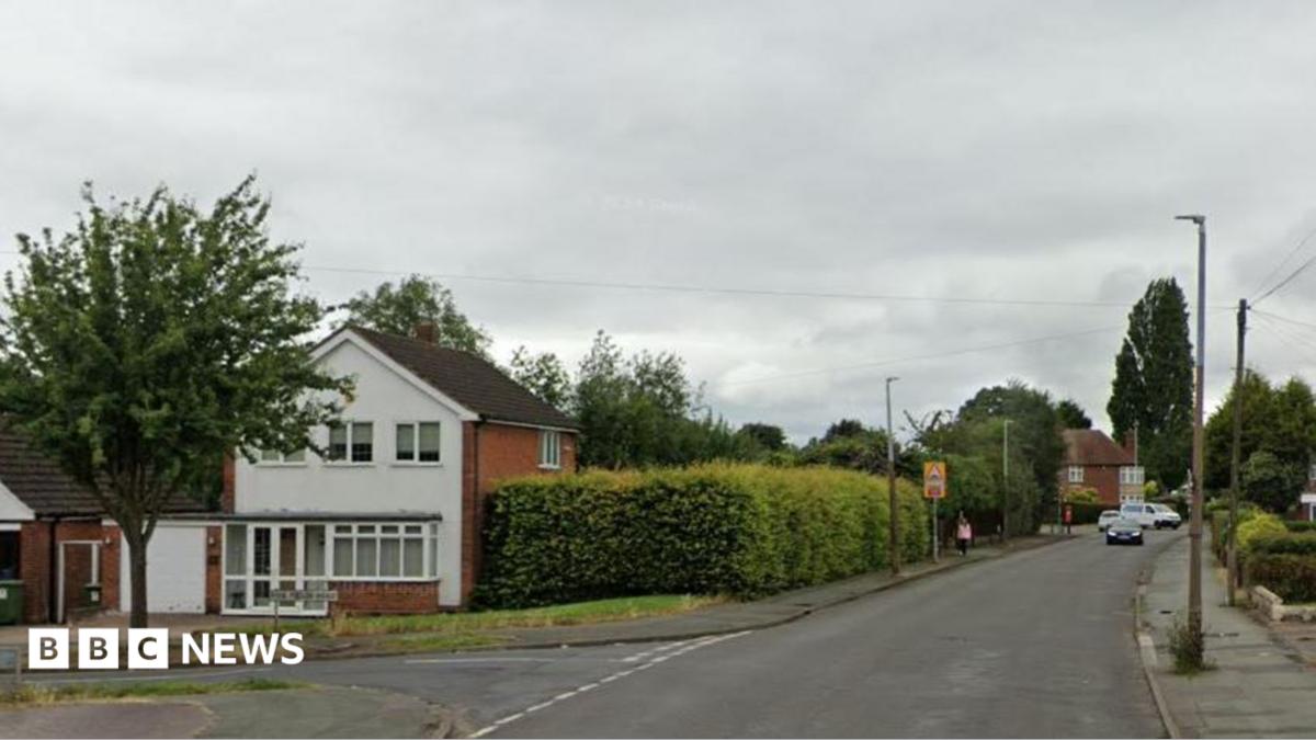 Wolverhampton road closures remain in place for emergency water works ...