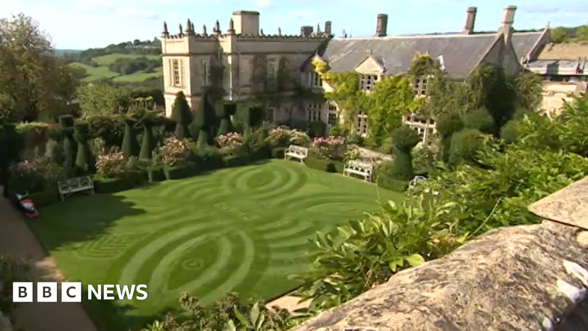 Poldark wedding venue at centre of planning row - BBC News