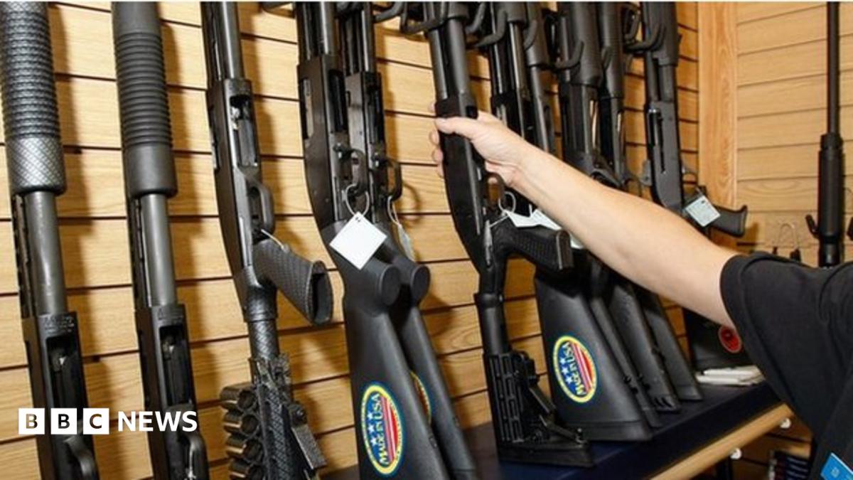 Guns cast shadow over Obama presidency - BBC News