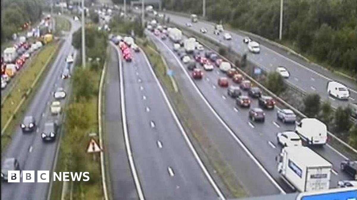 Major delays on M60 after multi-vehicle crash - BBC News