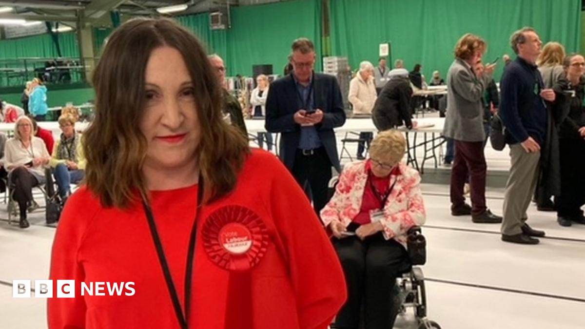 Wirral Council's Labour leader keeps control after talks - BBC News