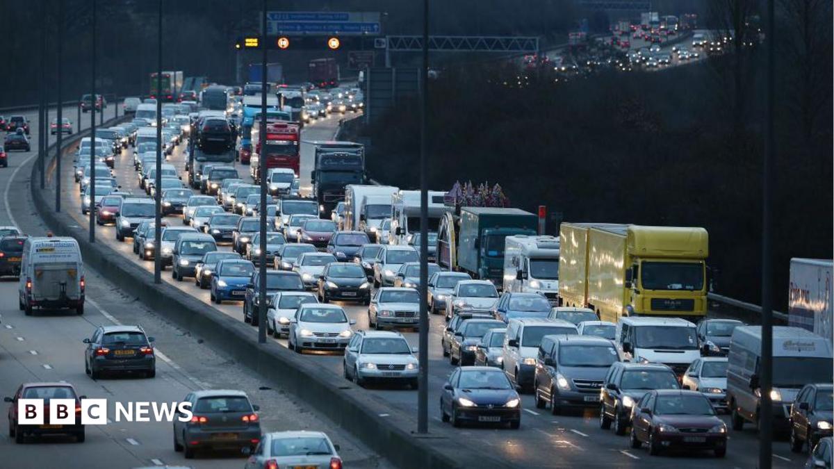 Easter drivers warned of potential bank holiday traffic hold-ups - BBC News