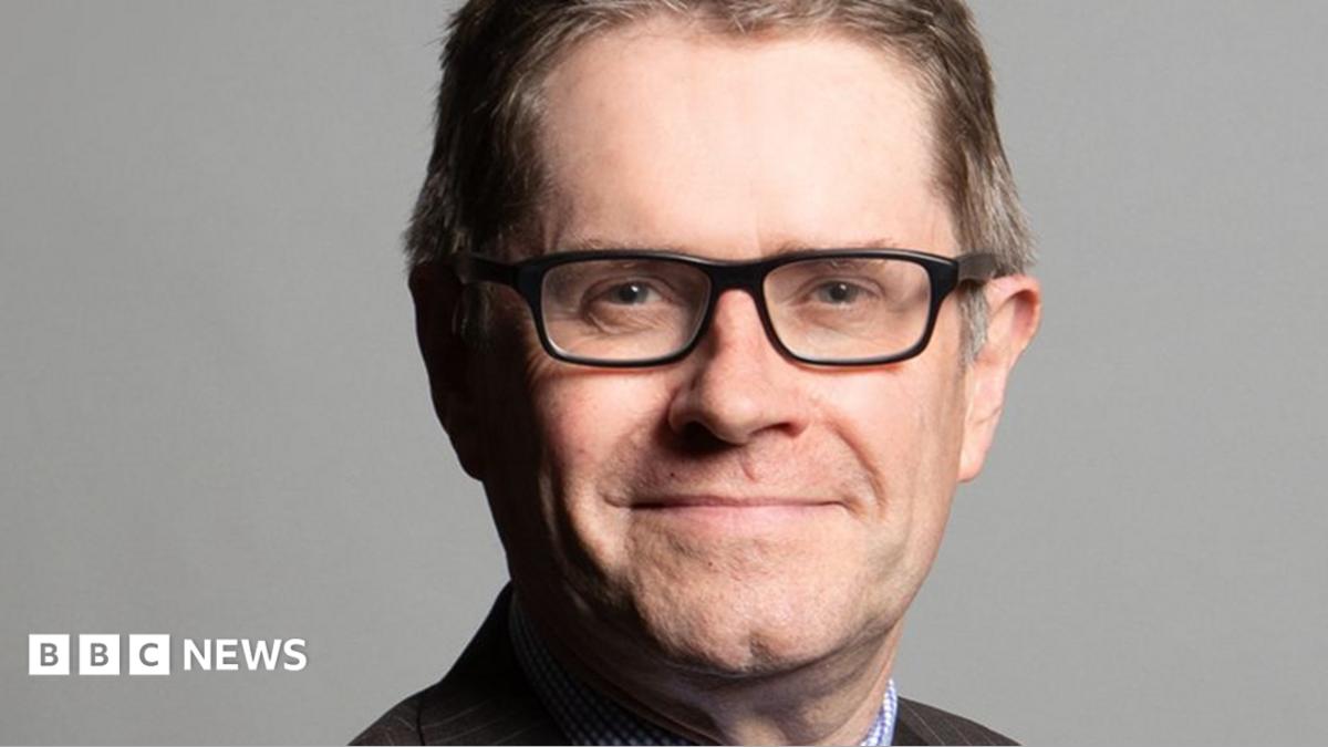 Kevin Brennan: Labour Cardiff West MP says he is standing down - BBC News