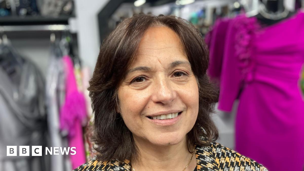 Towcester shop owners urge police to do more to tackle theft - BBC News