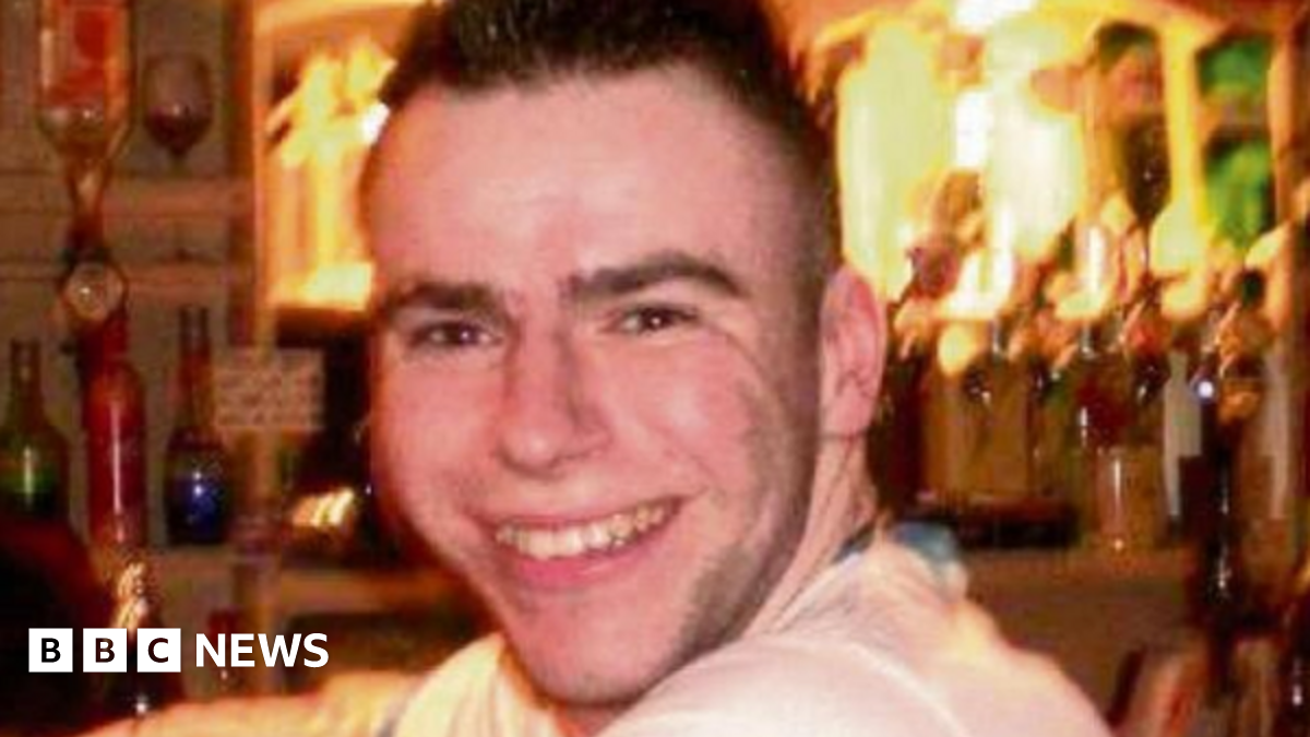 Kyle Vaughan: Decade of police interviews give no answers - BBC News