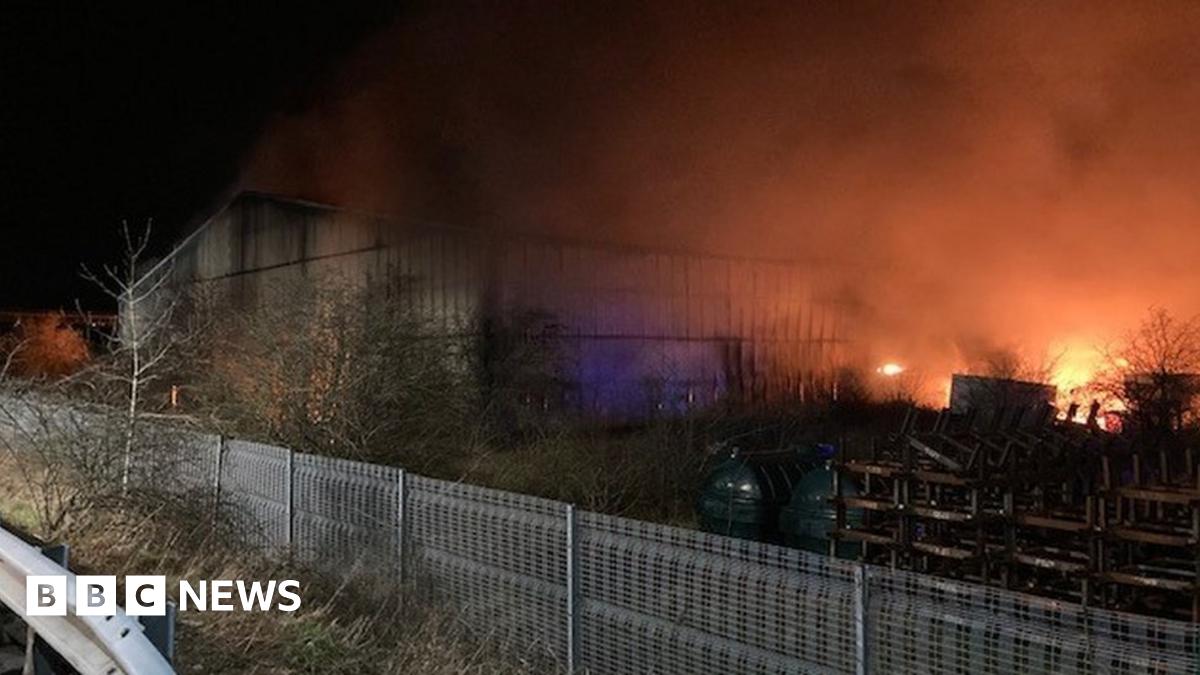Birtley waste plant fire: Man arrested on suspicion of arson - BBC News