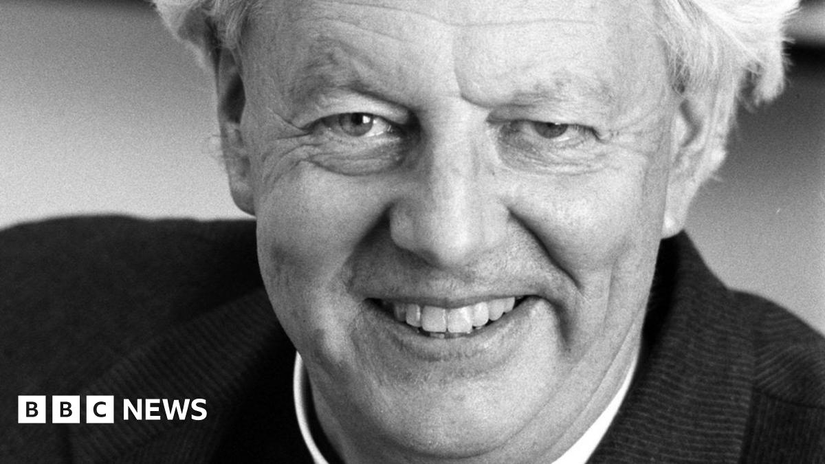 'Unbelieving' former Durham bishop Dr David Jenkins dies - BBC News