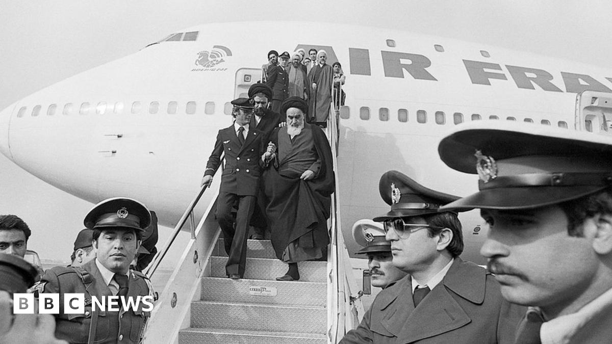 The plane journey that set Iran's revolution in motion - BBC News