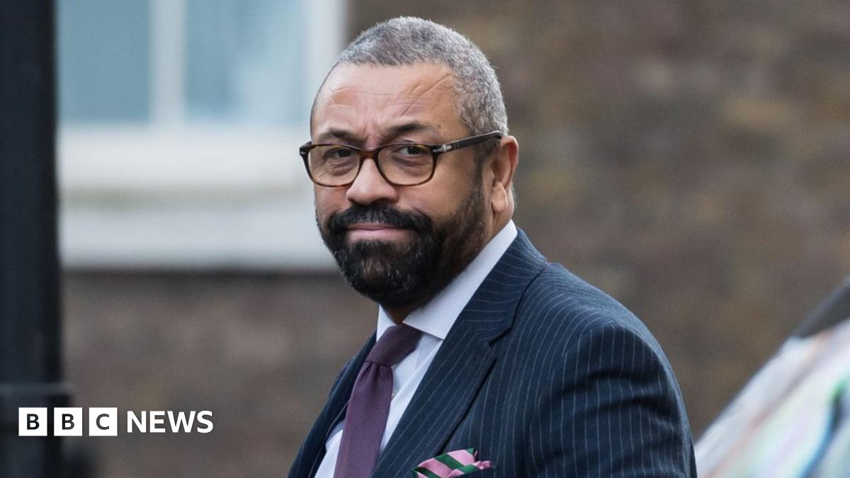 Chris Mason: Home Secretary James Cleverly heads to Rwanda to sign migration treaty - BBC News