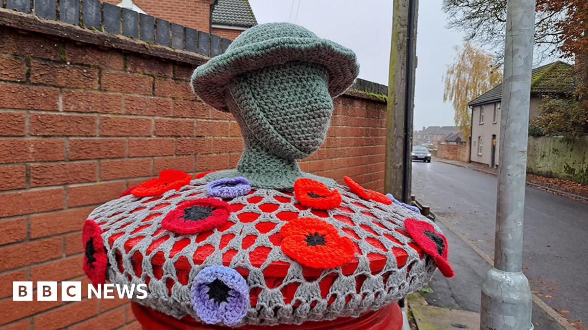 Post box knitted toppers mark Remembrance weekend - BBC News
