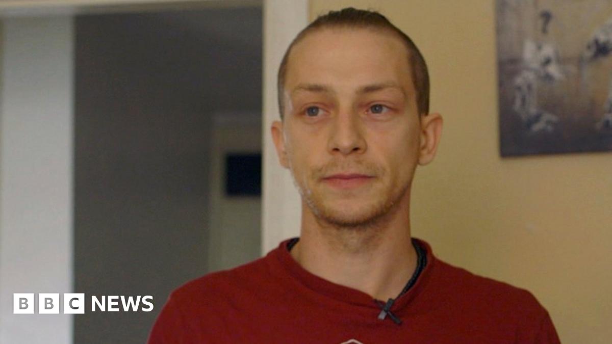 Microdosing: The people taking LSD with their breakfast - BBC News