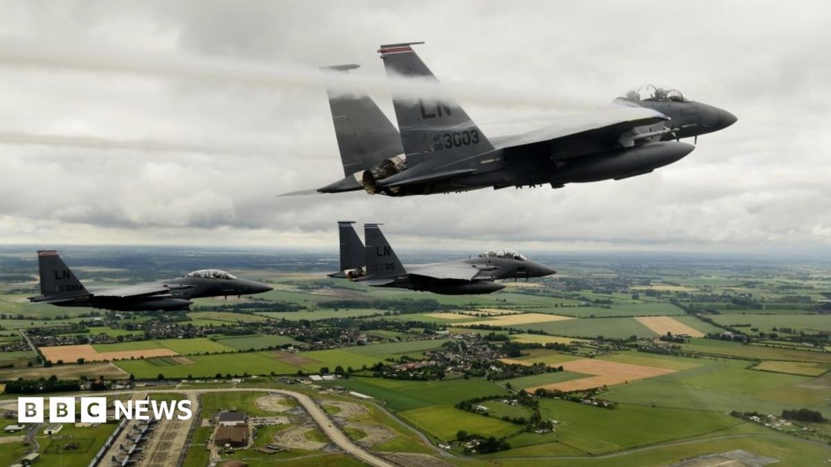 North Sea US jet crash: Pilot returned home to family in US - BBC News