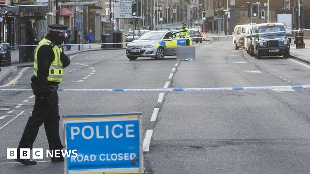 Man dies after disturbance in Dundee street - BBC News