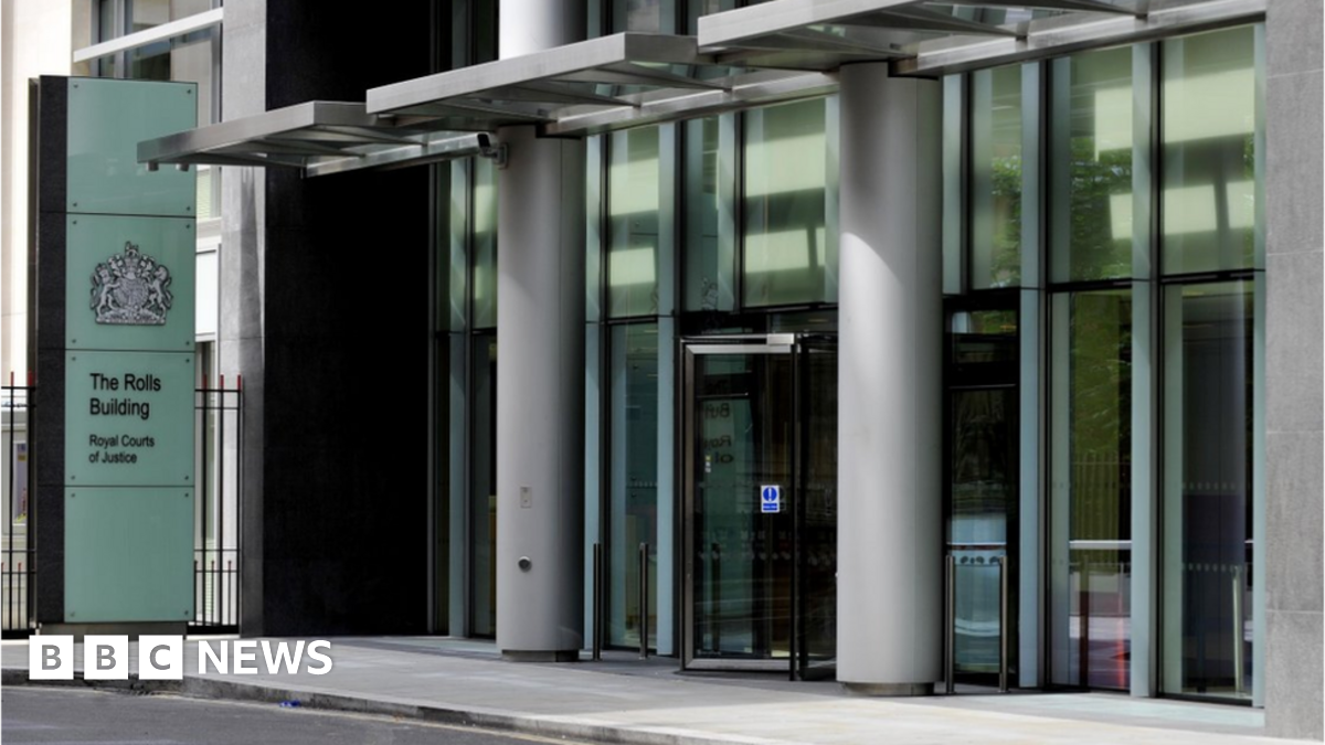 Judge sends letter to young brothers in custody row - BBC News