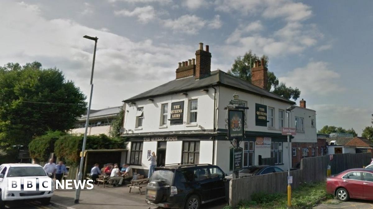 Berkshire charity launches appeal to fund 'warm bank' - BBC News